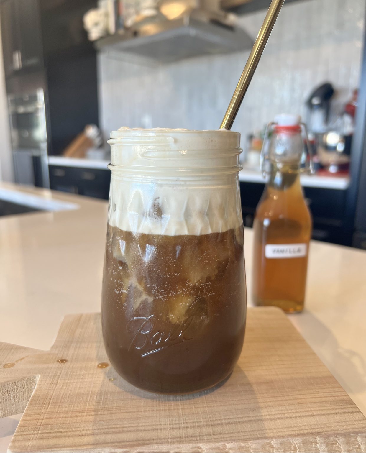 Easy & Delicious Vanilla Cold Brew with Vanilla Cold Foam (VIDEO ...