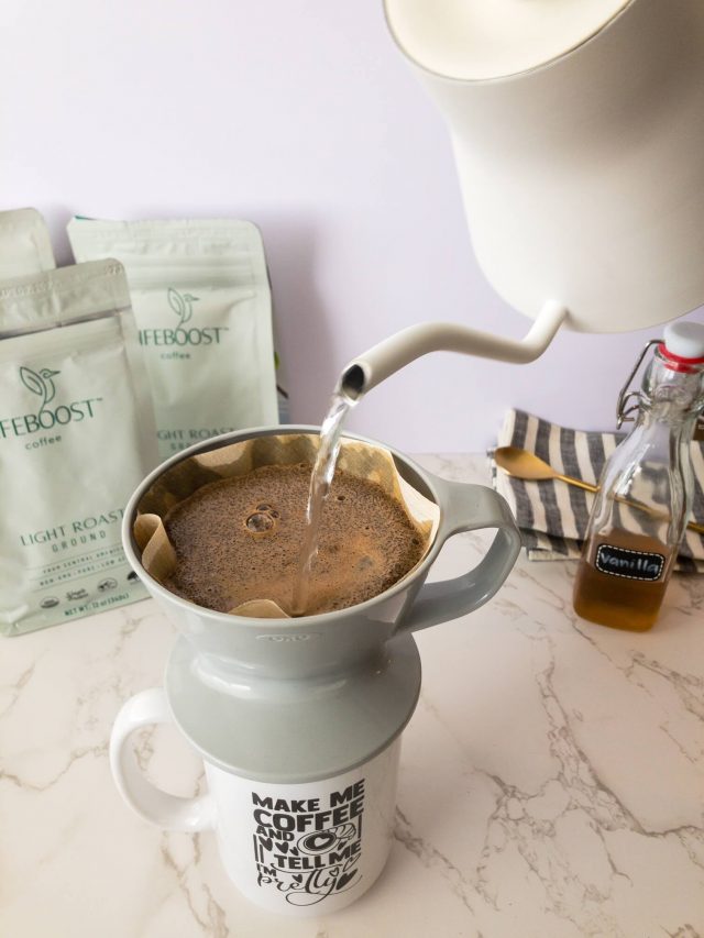 The Easy Way To Make Pour-Over Coffee for Beginners - What The Froth